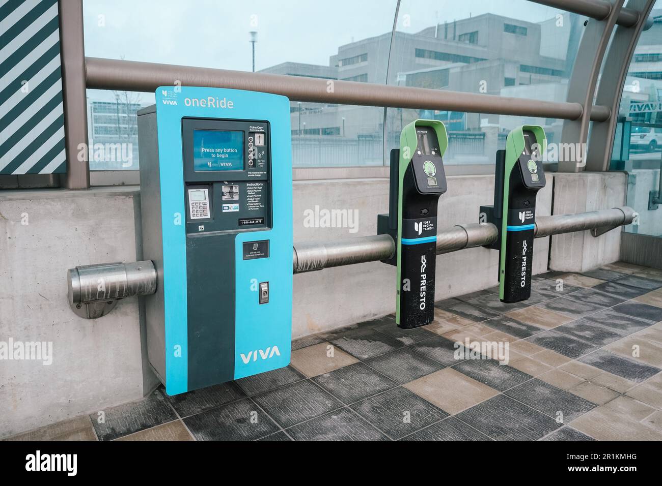 Machine to buy and pay for bus fare in Canada Stock Photo - Alamy