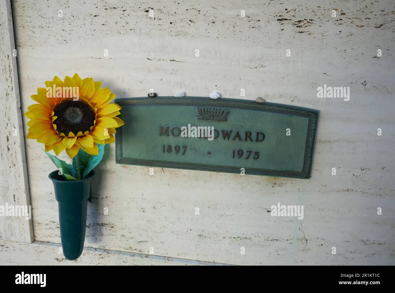 Moe Howard Grave
