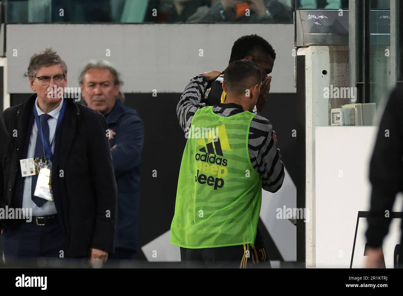 Angel di maria injury hi-res stock photography and images - Alamy