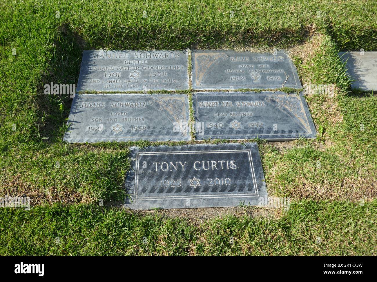 Tony Curtis Grave