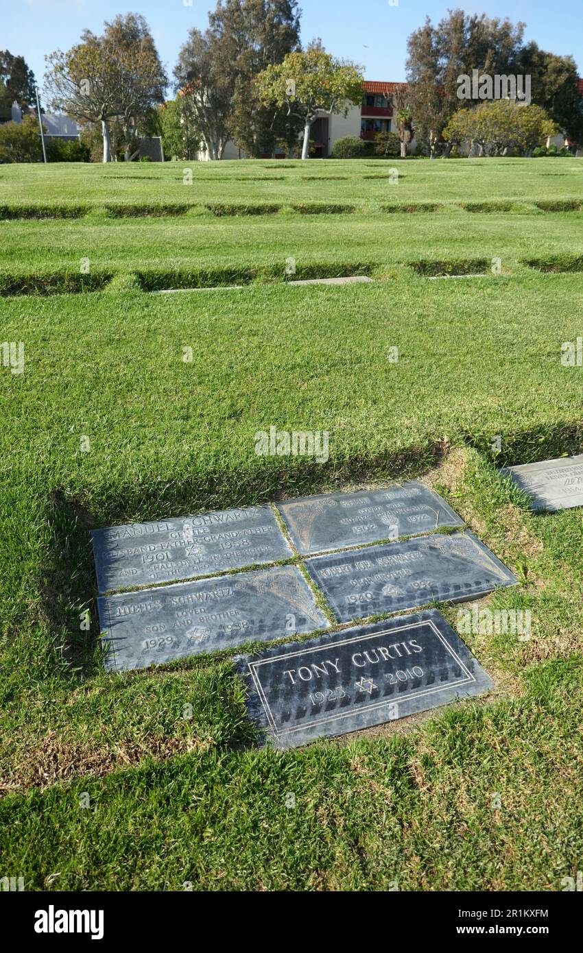 Tony Curtis Grave