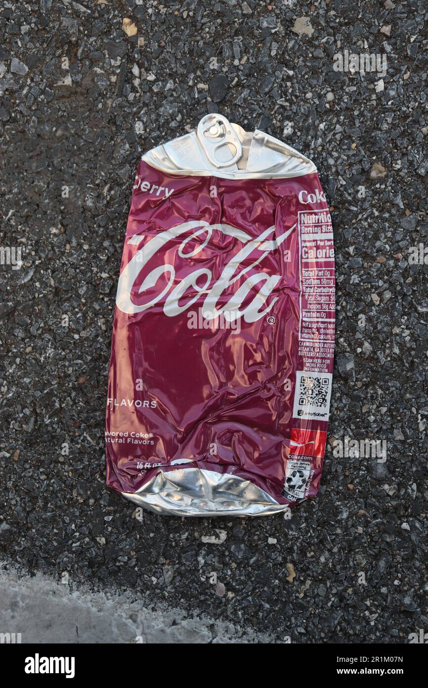 Coca cola can crushed hi-res stock photography and images - Alamy