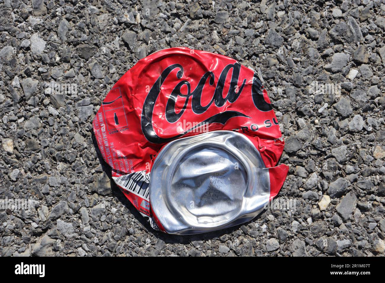 Coca cola can crushed hi-res stock photography and images - Alamy
