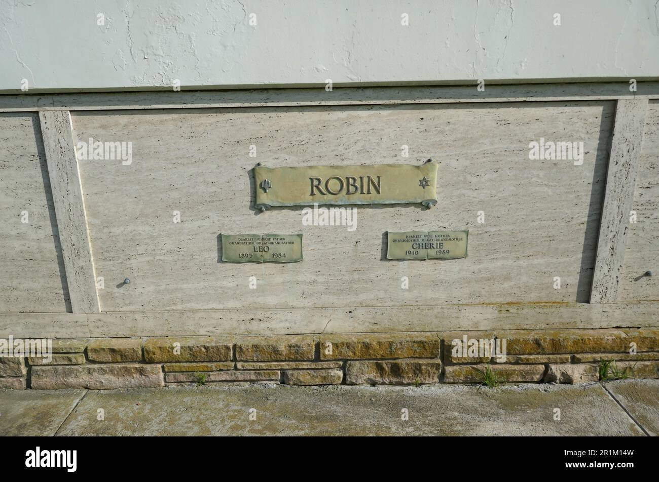 Los Angeles, California, USA 12th May 2023 Songwriter Leo Robin Grave ...