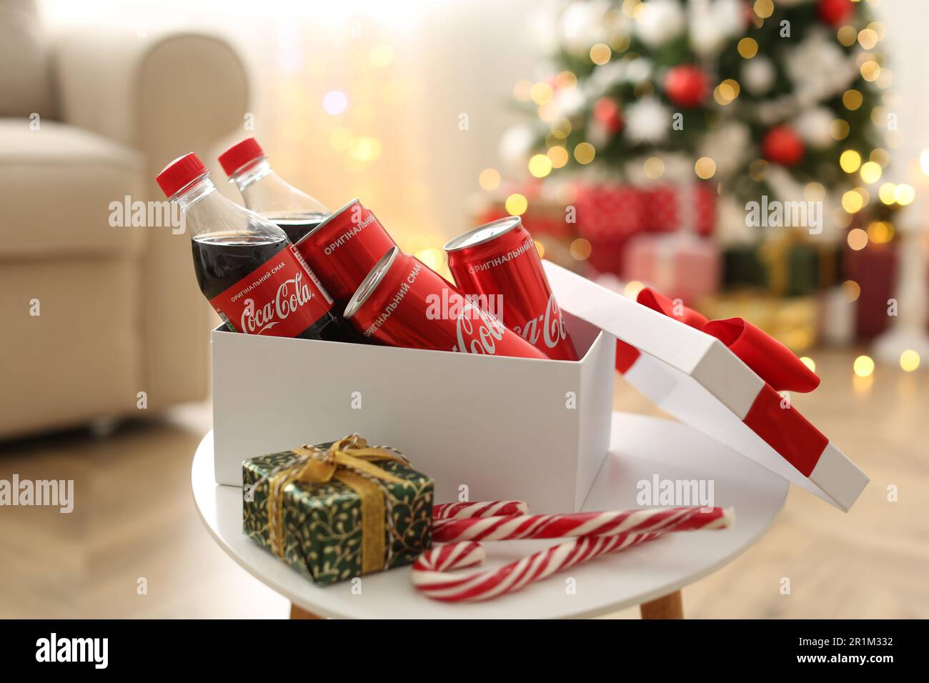 Coca cola cool box hi-res stock photography and images - Alamy