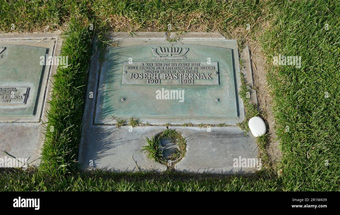 Los Angeles, California, USA 12th May 2023 Producer Joe Pasternak Grave ...