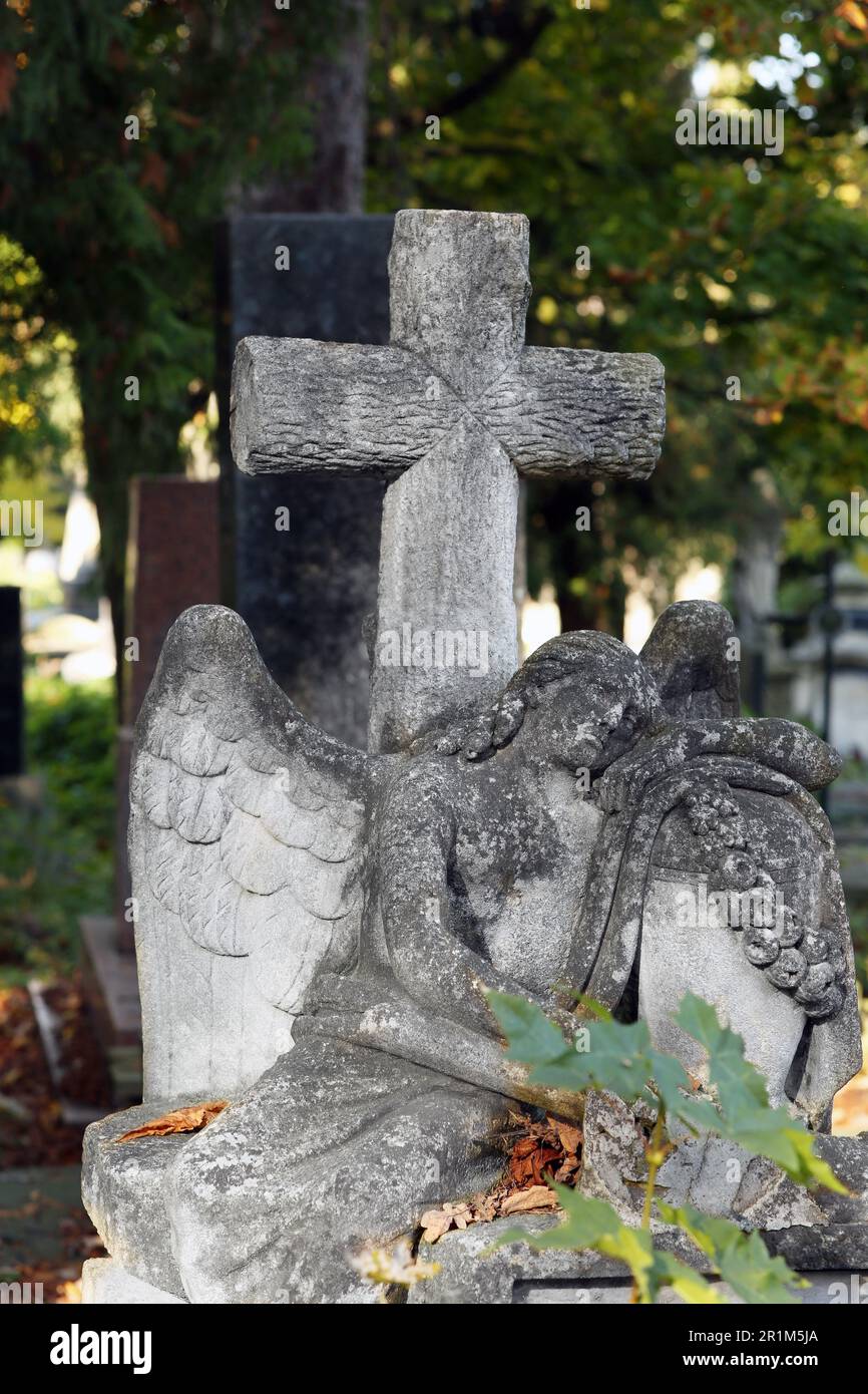 Remember death statue cross hi-res stock photography and images - Alamy