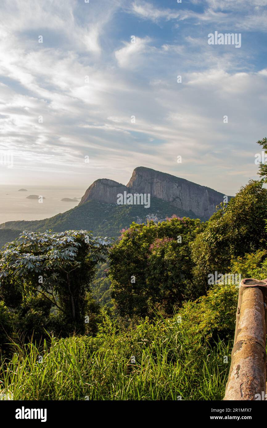 Rio janeiro dois irmaos hiking hi-res stock photography and images - Alamy
