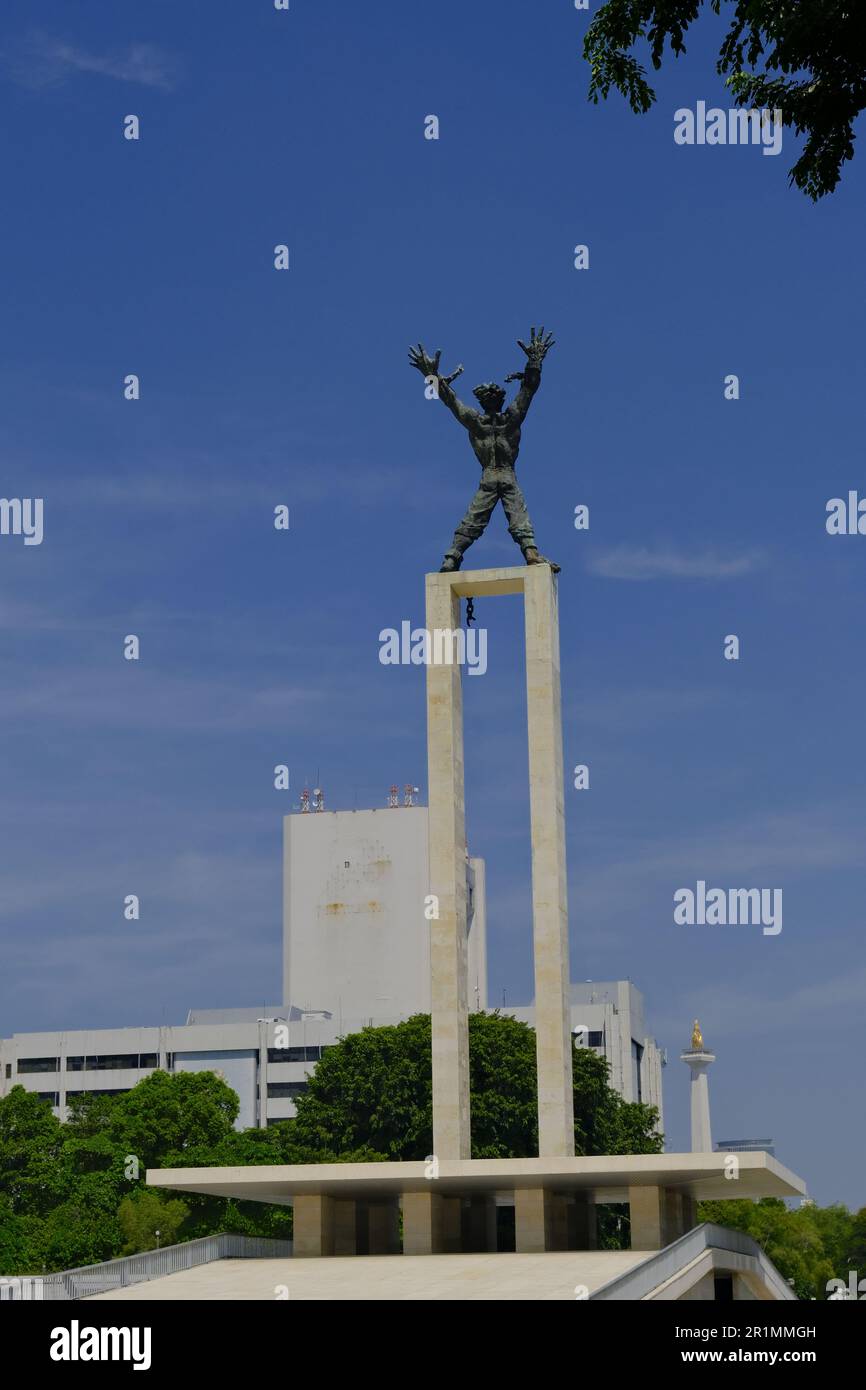 Statue of Lapangan Banteng Jakarta Stock Photo - Alamy