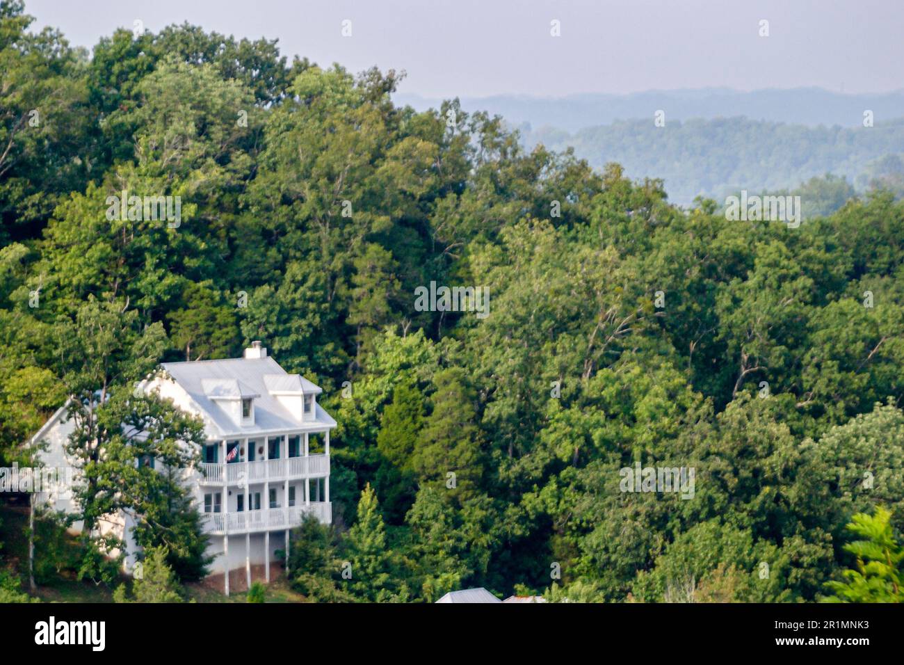 Tennessee sevierville hidden mountain resort hi-res stock photography ...