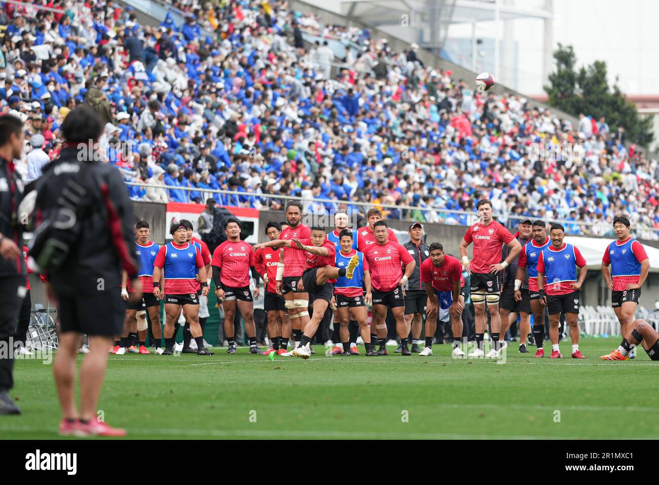 Tokyo, Japan. 13th May, 2023. Yokohama Canon Eagles team group Rugby ...