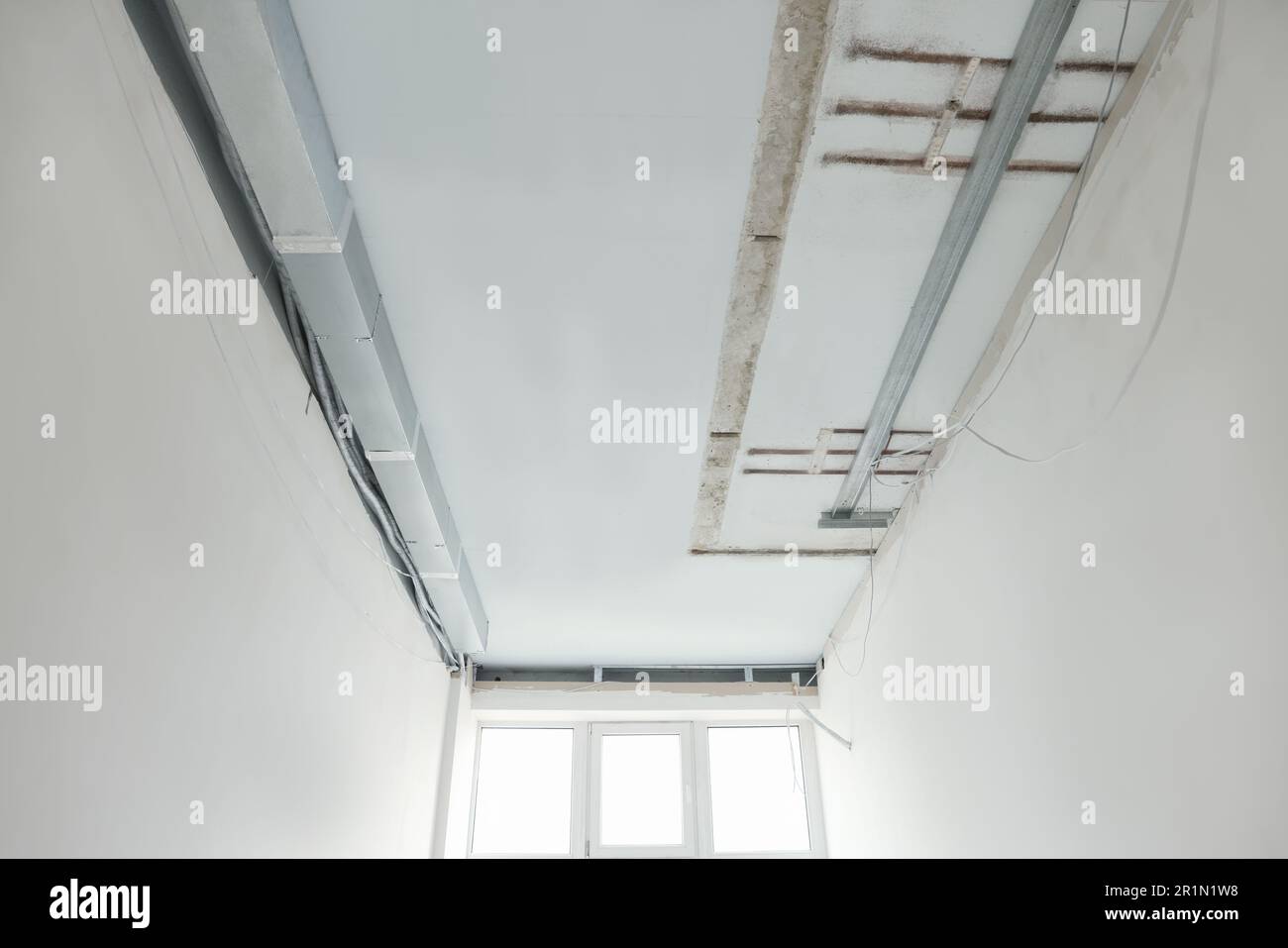 White ceiling in house wires hi-res stock photography and images - Alamy