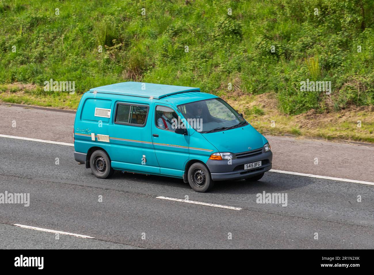 1998 90s nineties Toyota Hiace Sunrise Di SWB Turquoise LCV Diesel ...