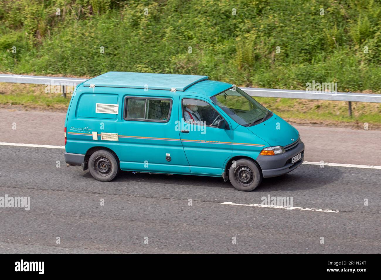 1998 90s nineties Toyota Hiace Sunrise Di SWB Turquoise LCV Diesel ...