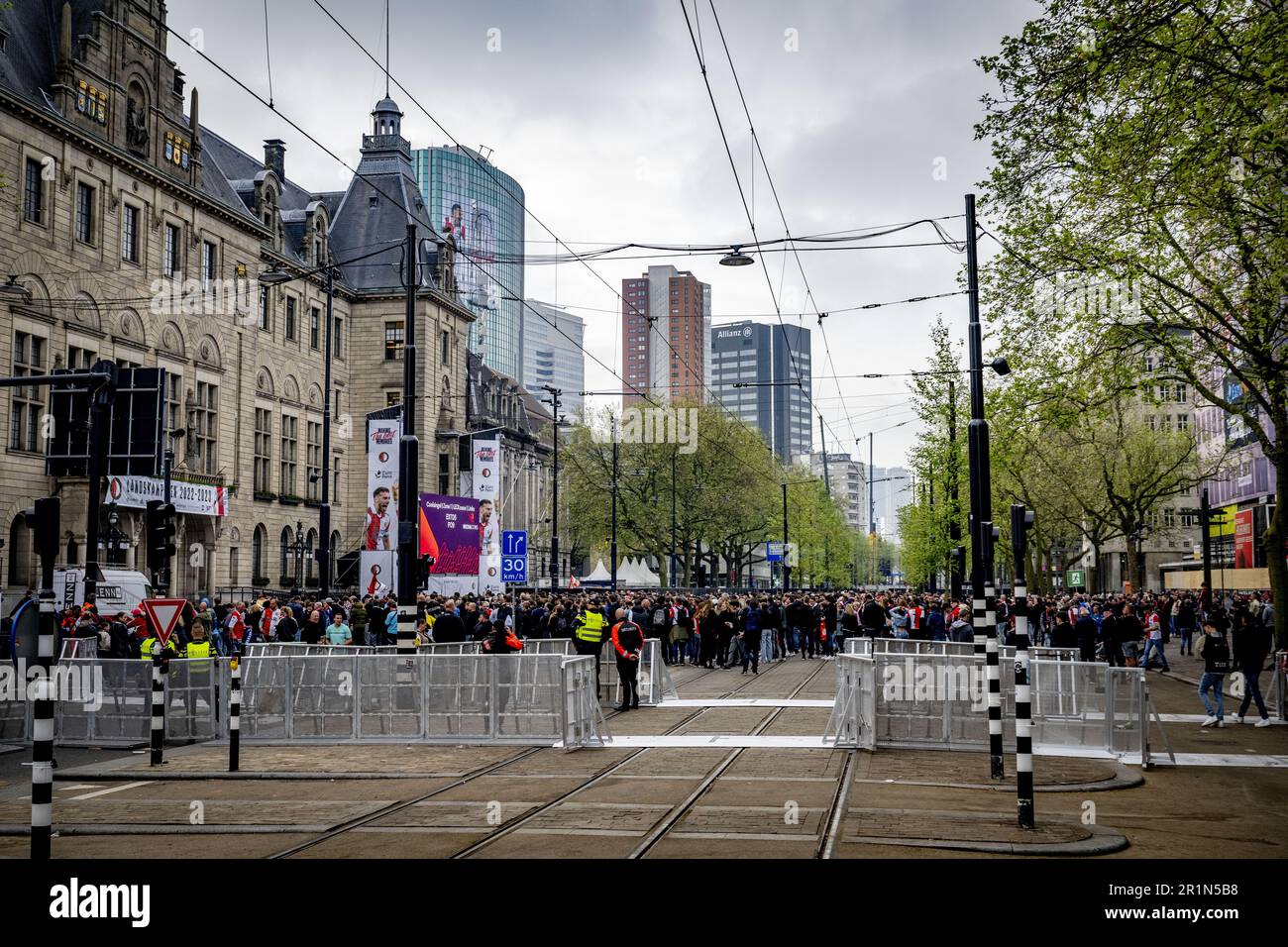 ROTTERDAM - Football fans are already standing in front of the balcony ...