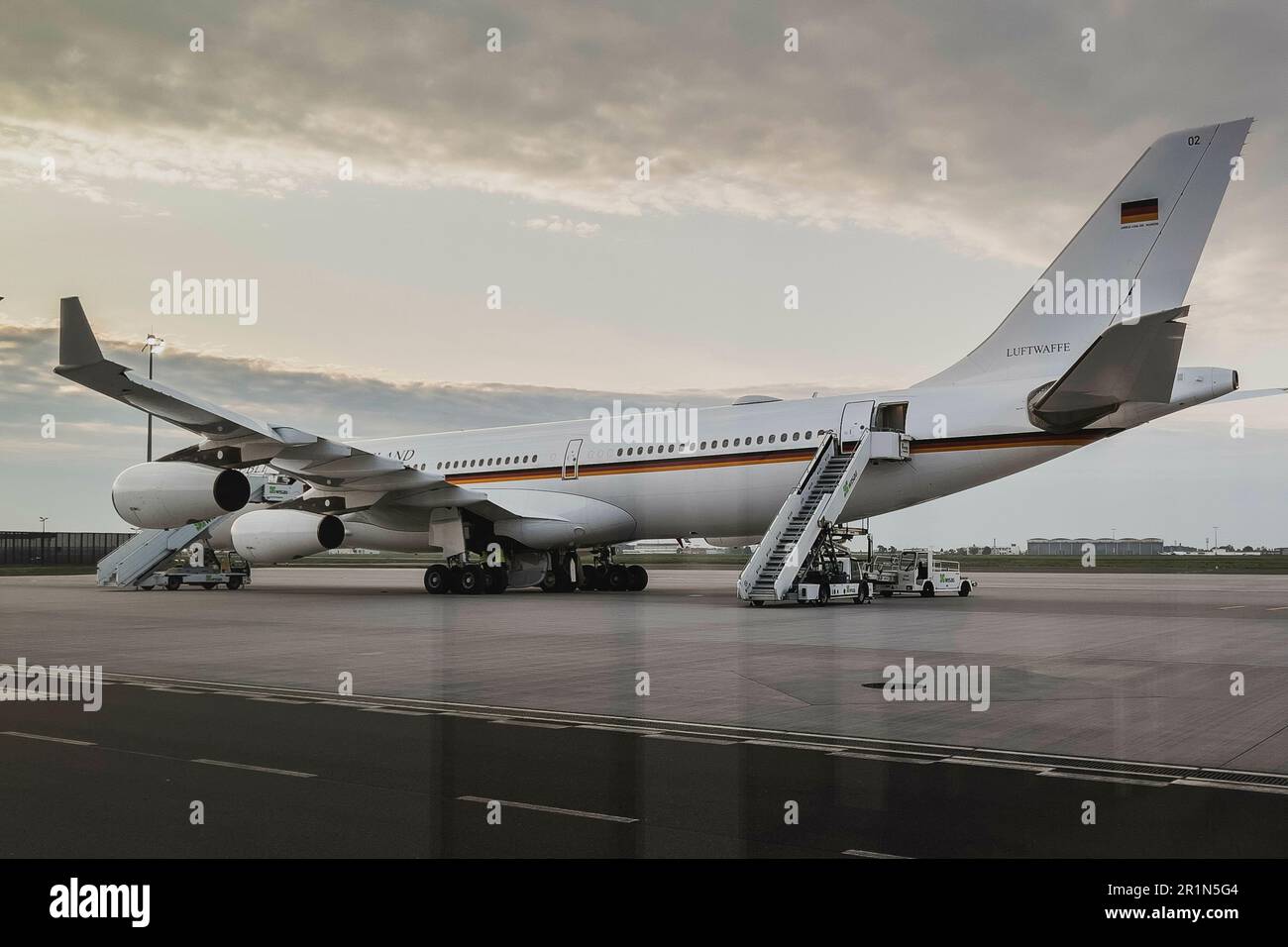 Foreign travel foreign travel government machine government fly hi-res ...
