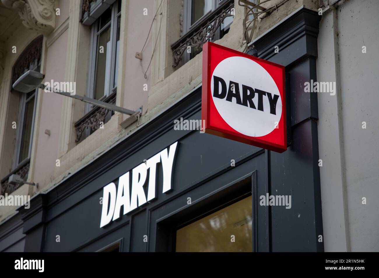 Darty shop sign hi-res stock photography and images - Alamy