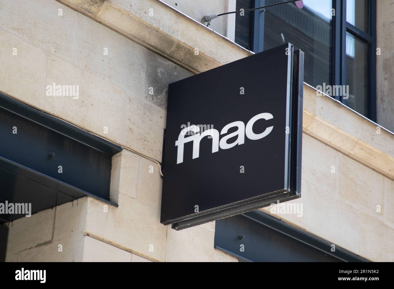 Fnac logo hi-res stock photography and images - Alamy