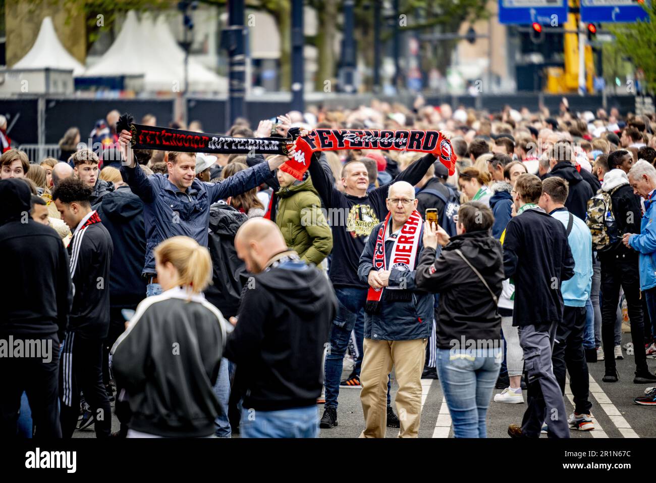ROTTERDAM - Football fans are already standing in front of the balcony ...