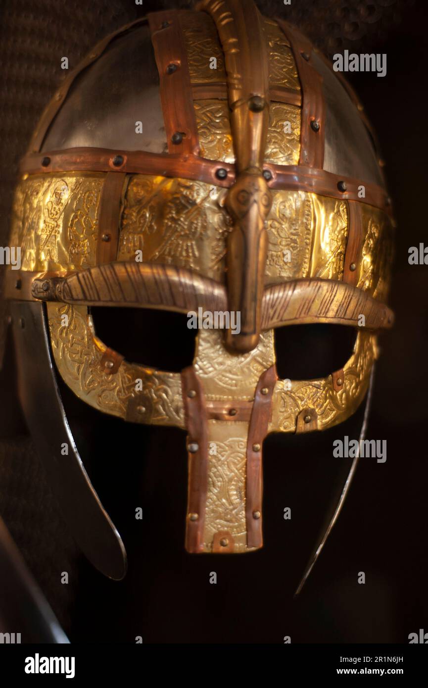 Golden helmet hi-res stock photography and images - Alamy