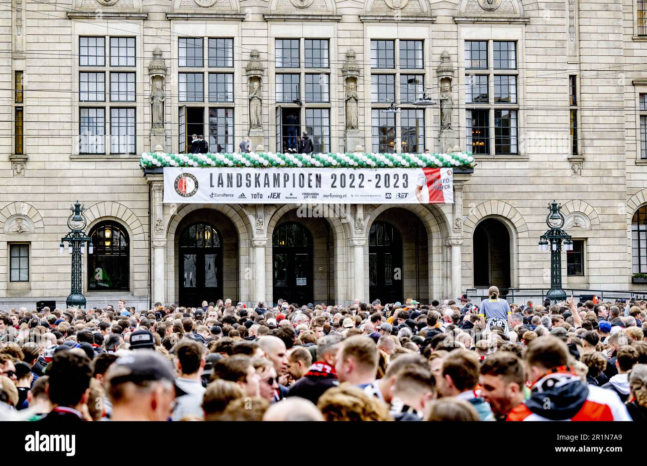 ROTTERDAM - Football fans are already standing in front of the balcony ...
