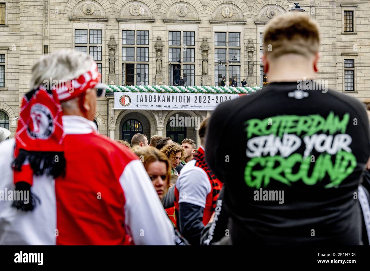 ROTTERDAM - Football fans are already standing in front of the balcony ...