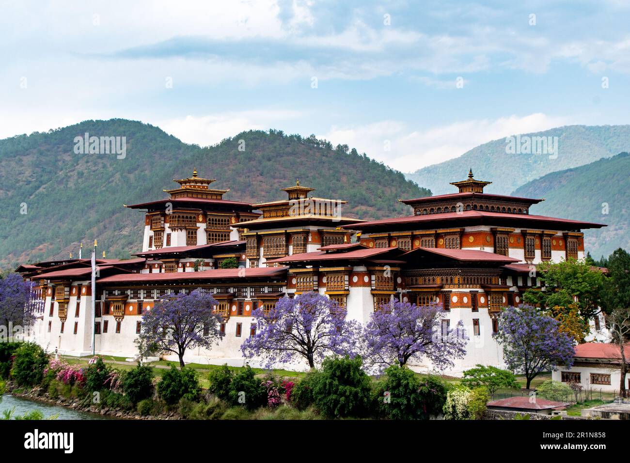 Majestic fortress in Bhutan Stock Photo - Alamy