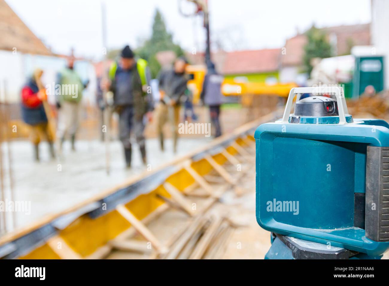 Total center device with laser for leveling other devices to level ...