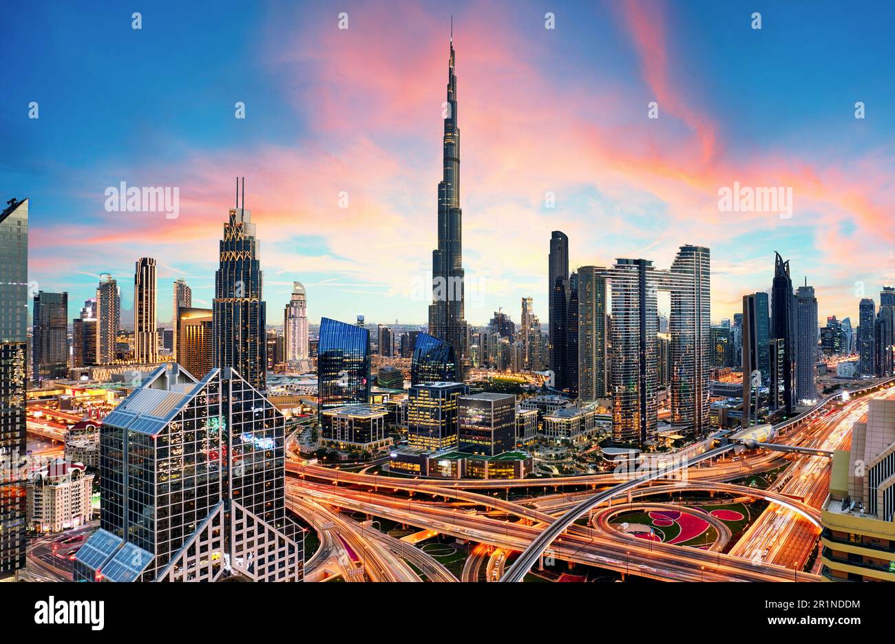 Amazing skyline hi-res stock photography and images - Alamy