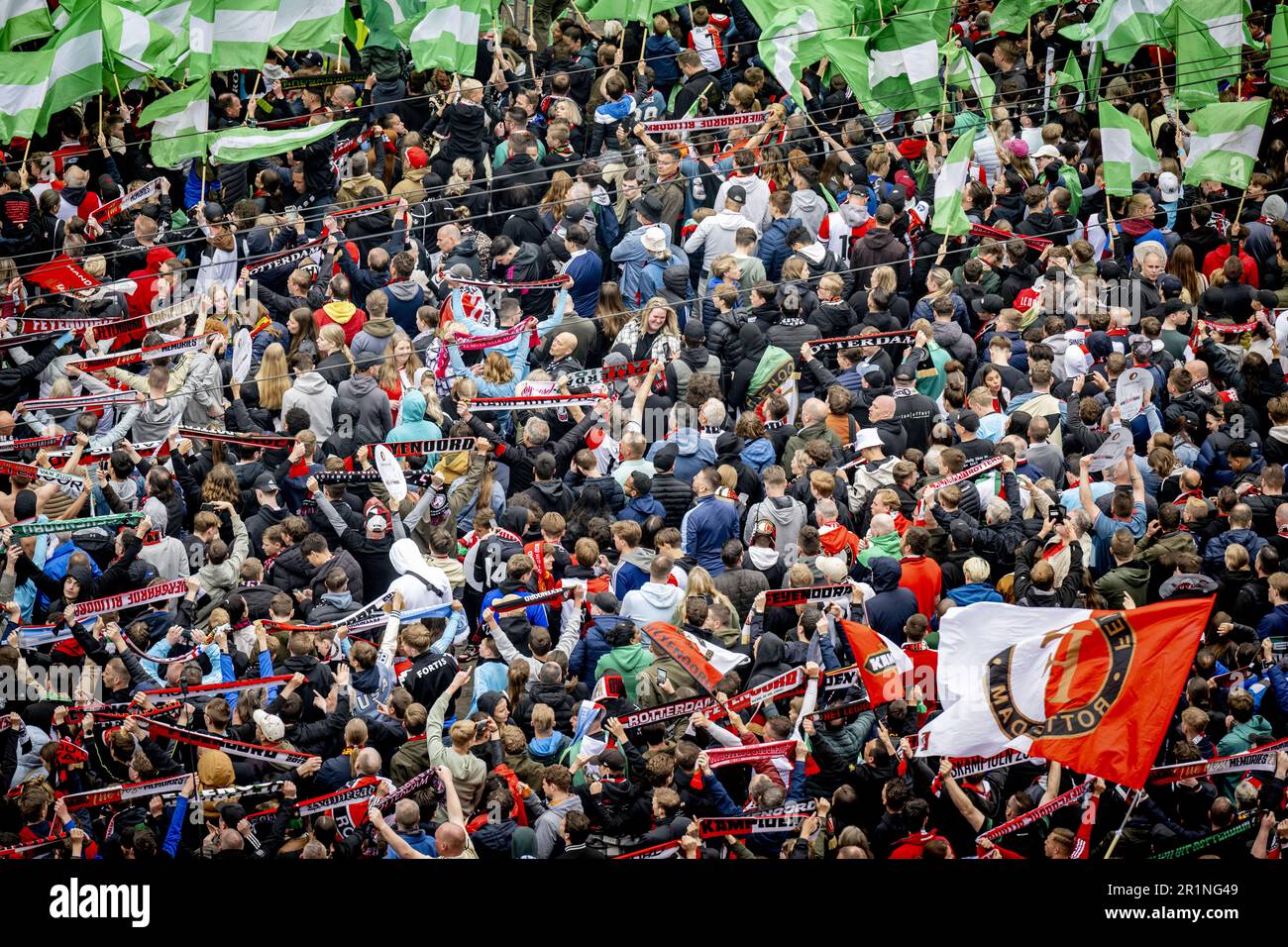 ROTTERDAM - Football fans are already standing in front of the balcony ...