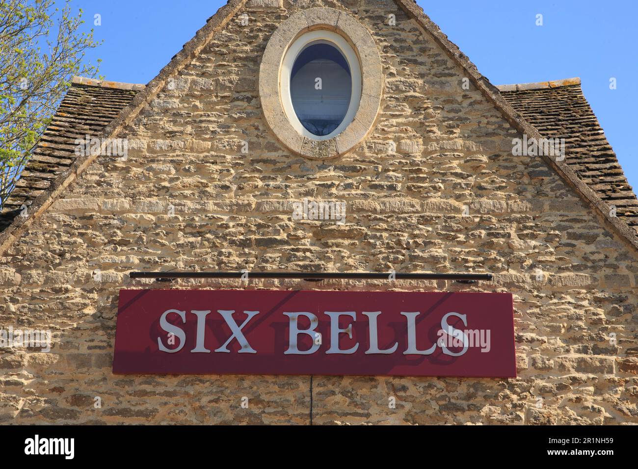 Six Bells pub and restaurant at Witham-on-The Hill, Lincolnshire Stock ...