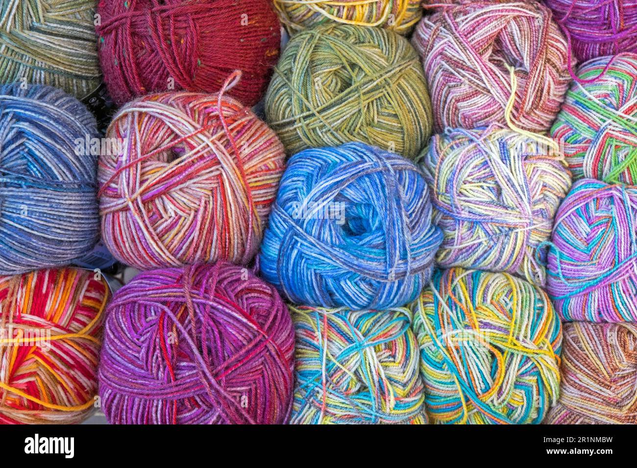 Coloured thread background hi-res stock photography and images - Alamy