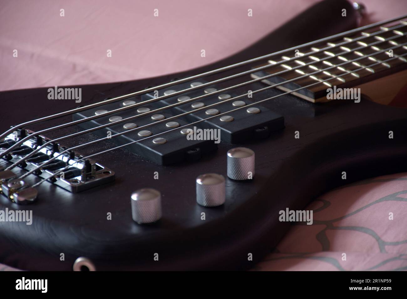 5 Strings Bass Guitar Stock Photo - Alamy