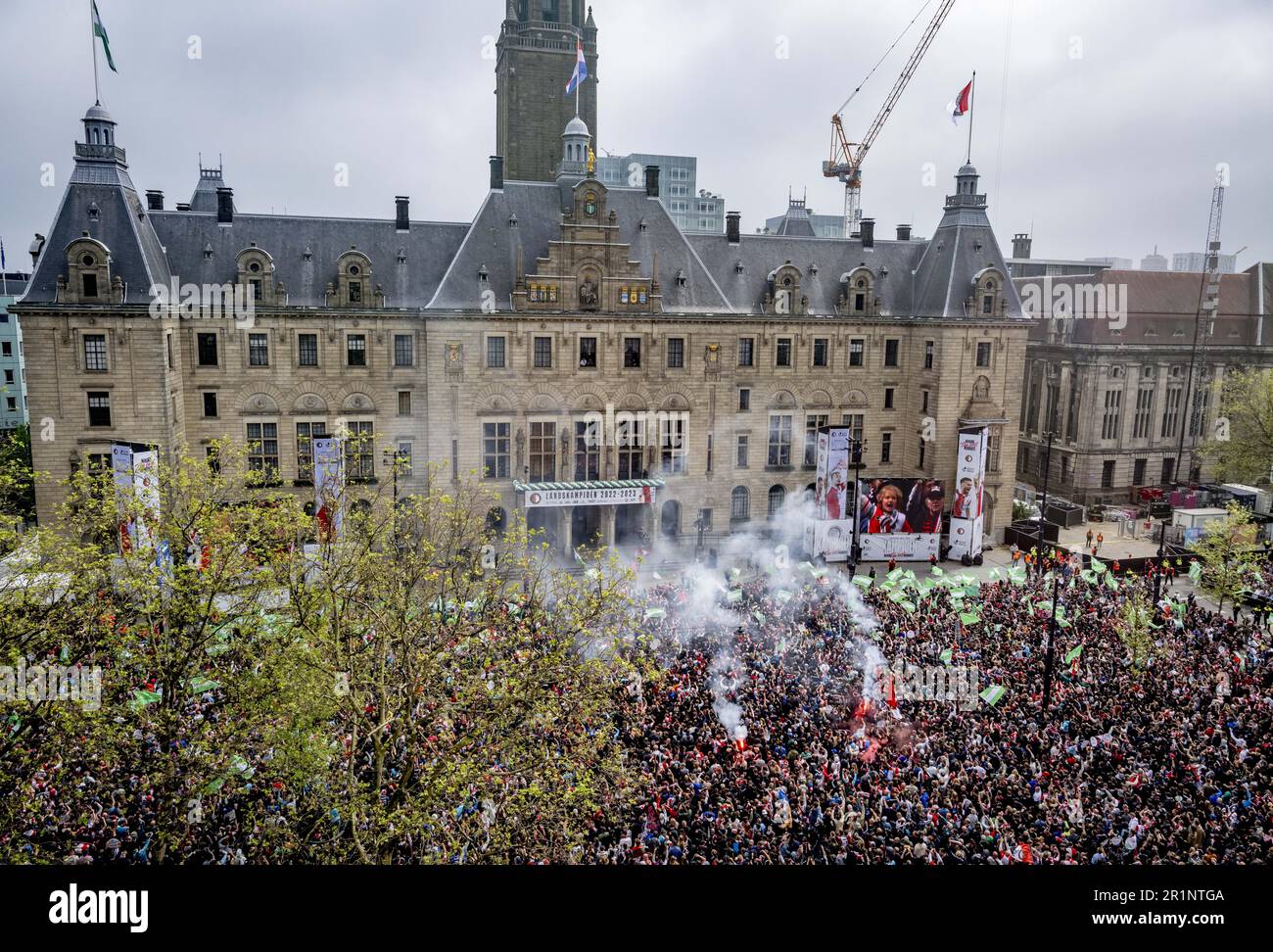 ROTTERDAM - Football fans are already standing in front of the balcony ...