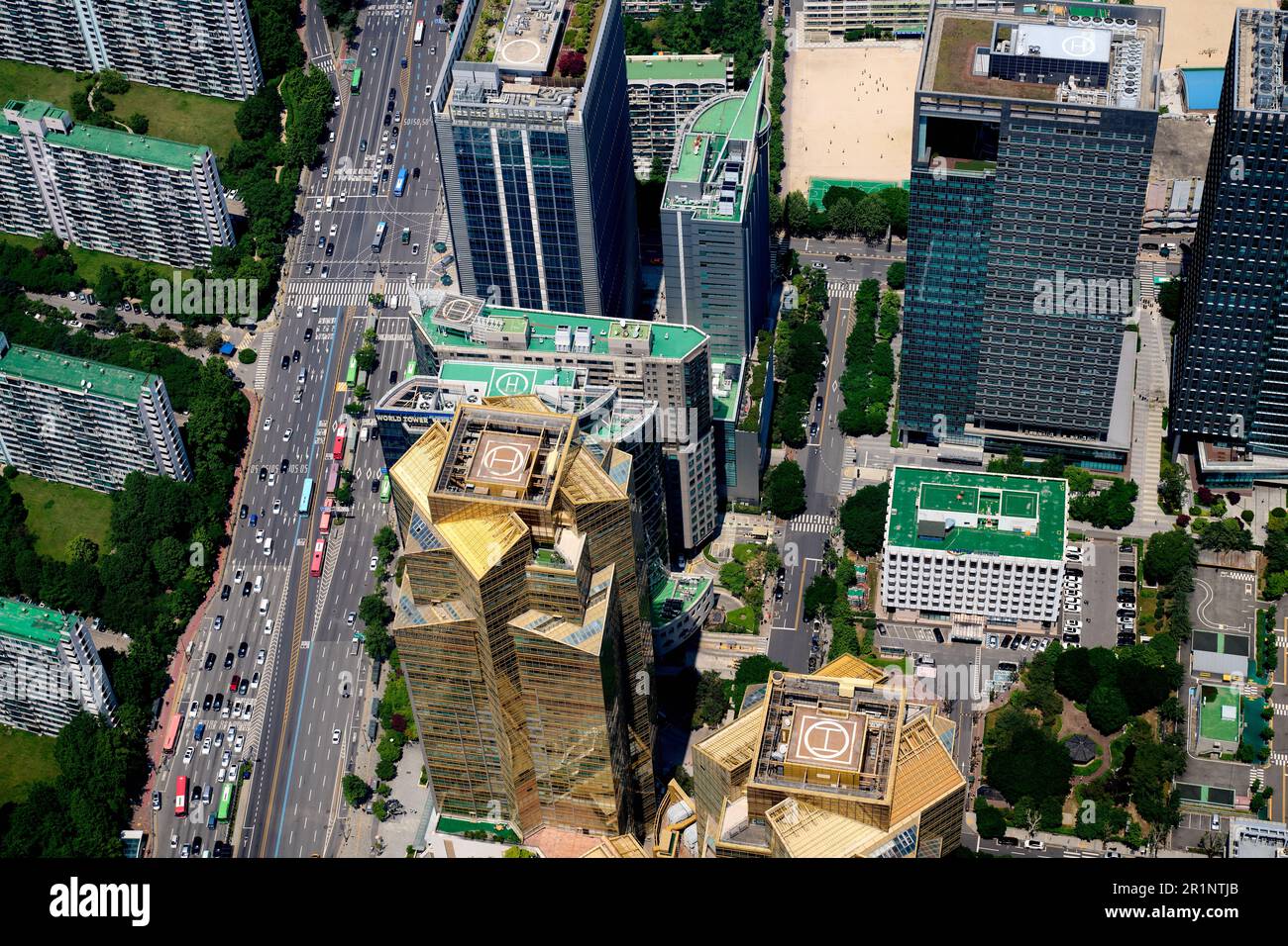 A view of Seoul, from the 120 floor of Lotte World Tower in Seoul ...