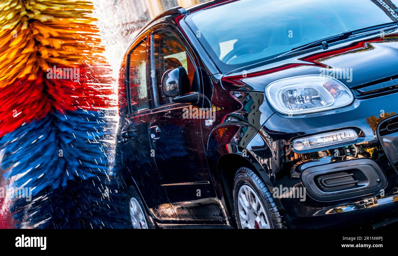 Car wash machine hi-res stock photography and images - Alamy