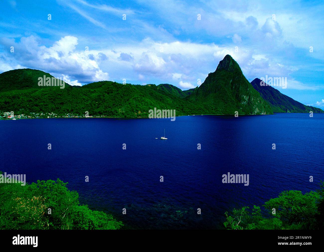 Pitons bay hi-res stock photography and images - Alamy