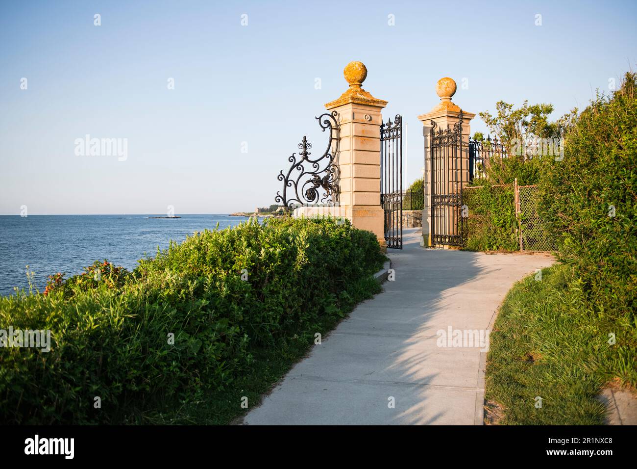 Public access path at Newport Cliff Walk Ruggles Stock Photo - Alamy