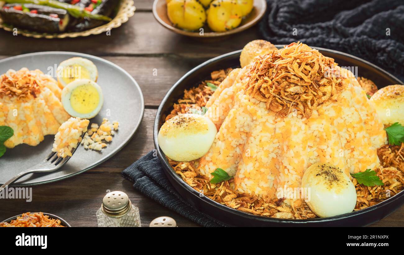 Egyptian Cuisine; Egyptian traditional dish "Alexandrian Koshary". It ...