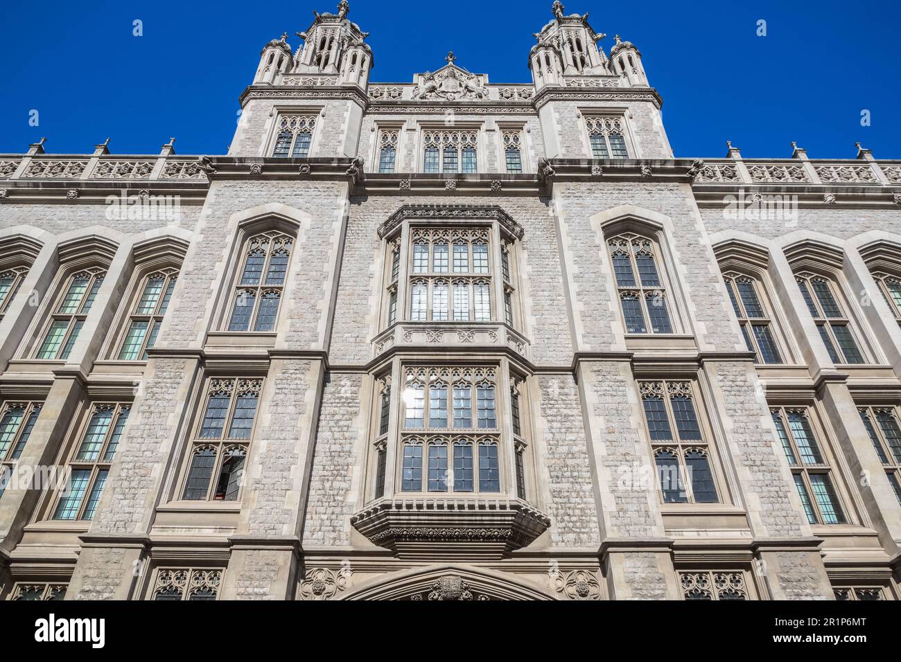 Looking up at the Maughan Library of King's College London Stock Photo ...