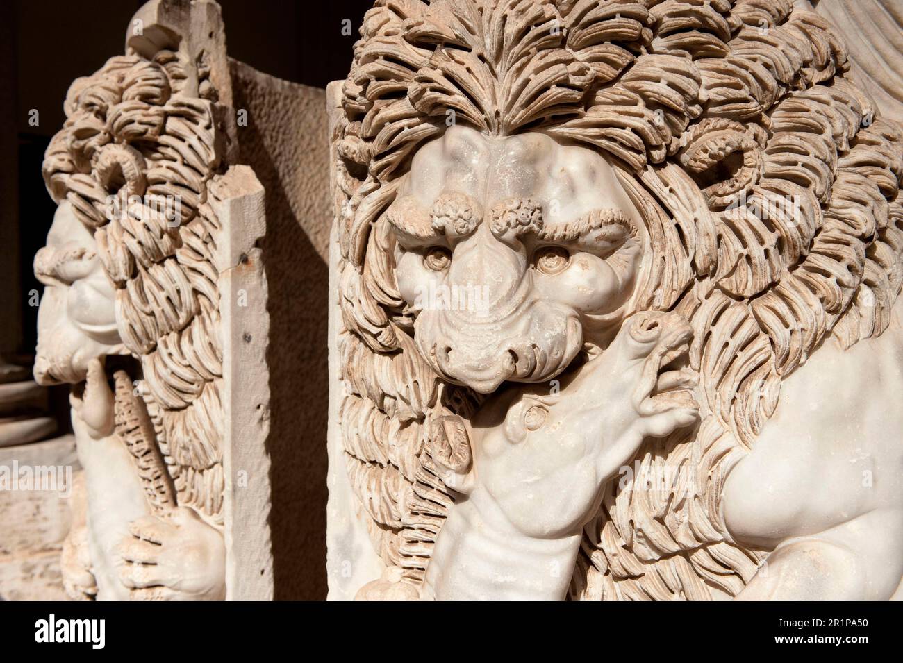 Detail of sarcophagus, Cortile ottagono, Lion Kills Horse, Museo Pio ...