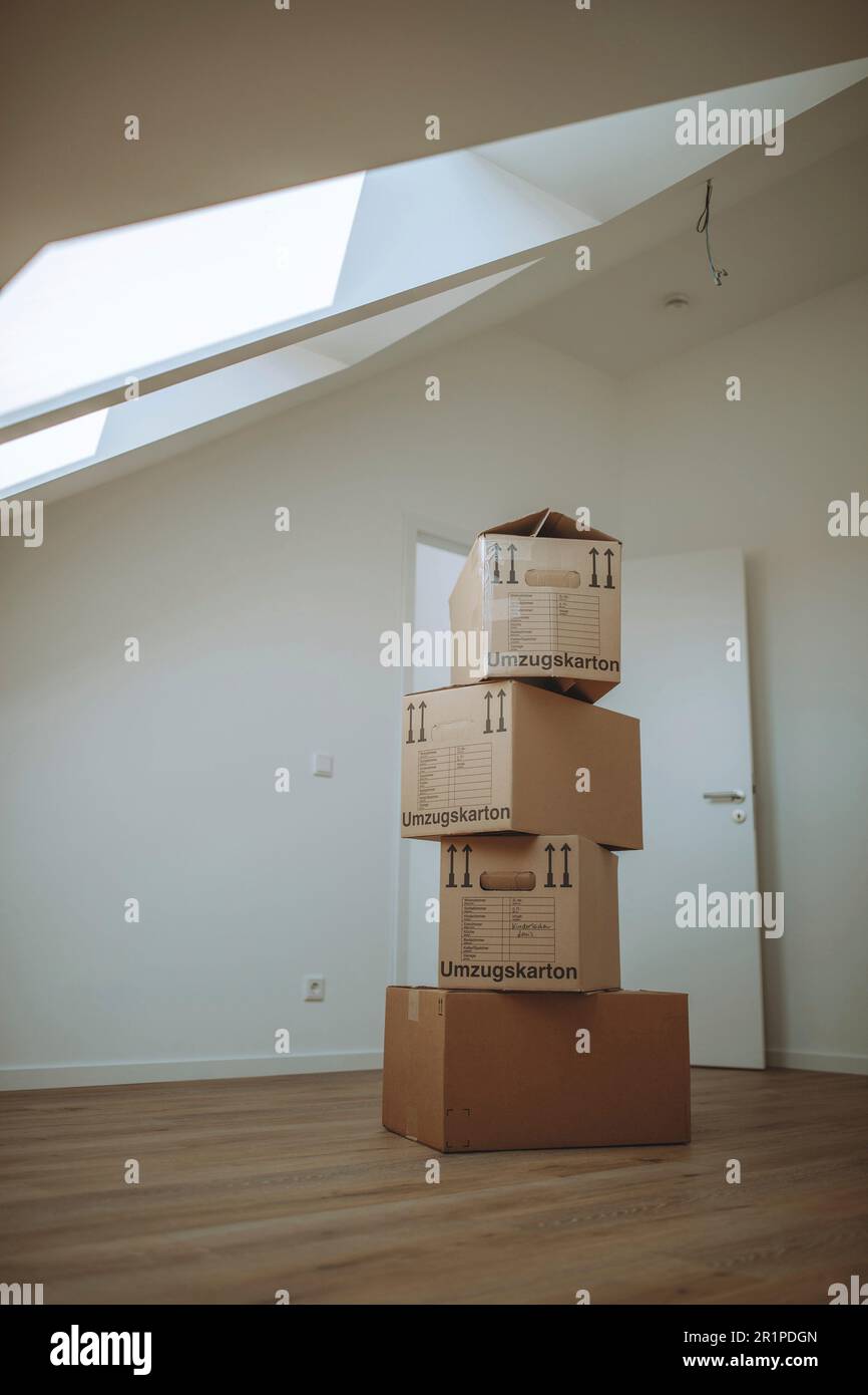 Boxes and boxes attic hi-res stock photography and images - Alamy