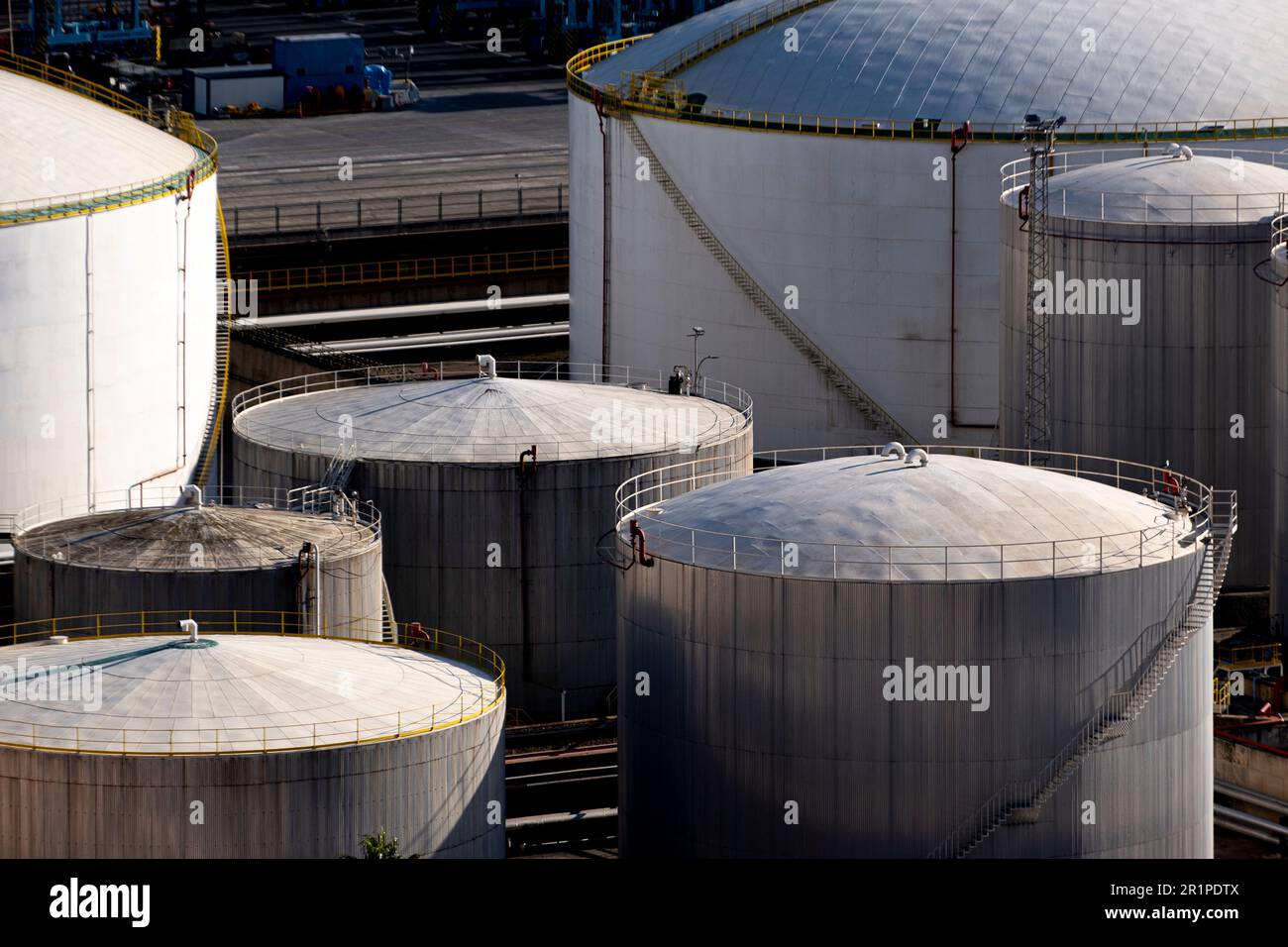 Industrial tanks hi-res stock photography and images - Alamy
