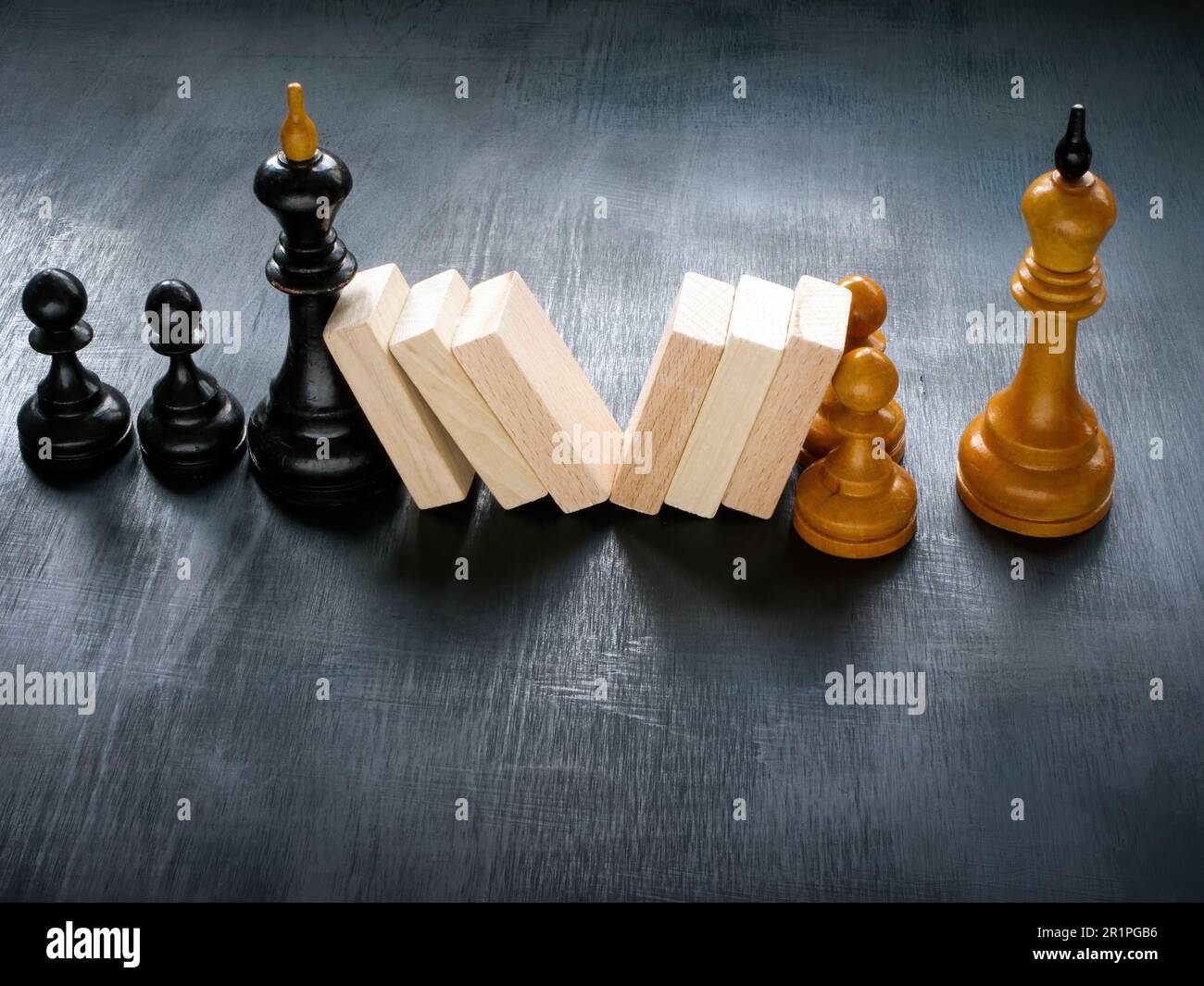 Chess and blocks as boss and leader symbols Stock Photo - Alamy