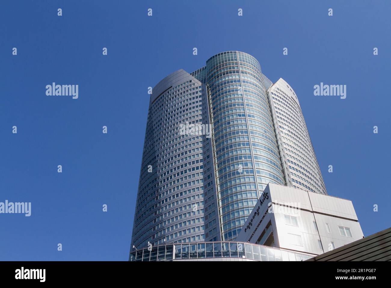 Roppongi buildings hi-res stock photography and images - Alamy