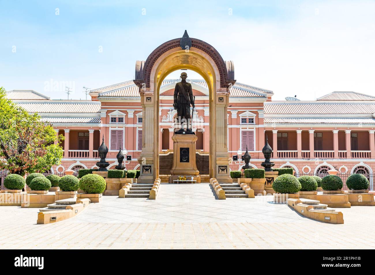 Statue of King Rama IV in front of Saranrom Palace, Bangkok, Thailand ...