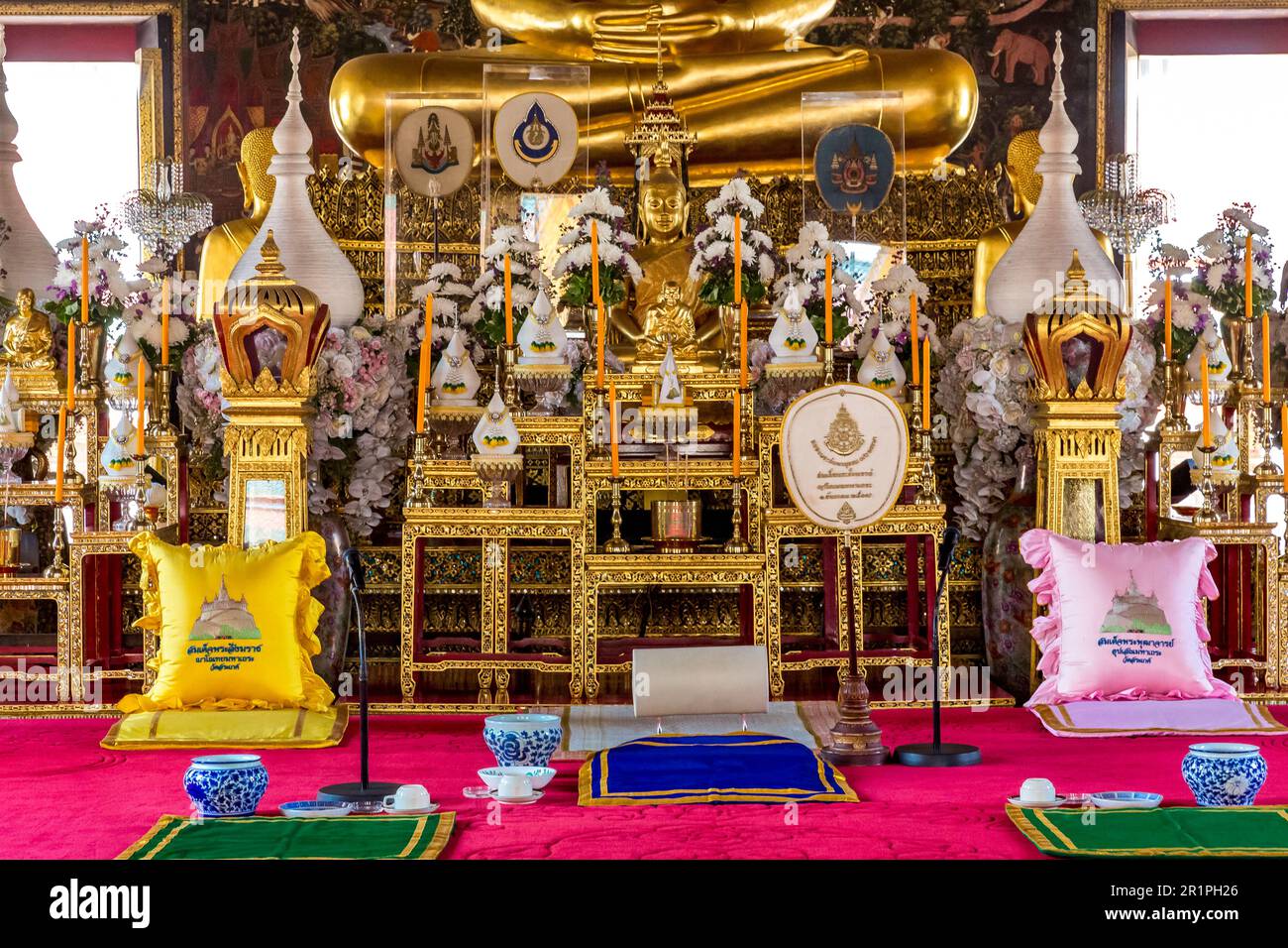 Small Buddha statue mt gift table, Wat Saket, Temple of the Golden Mountain, Wat Saket Ratcha ...