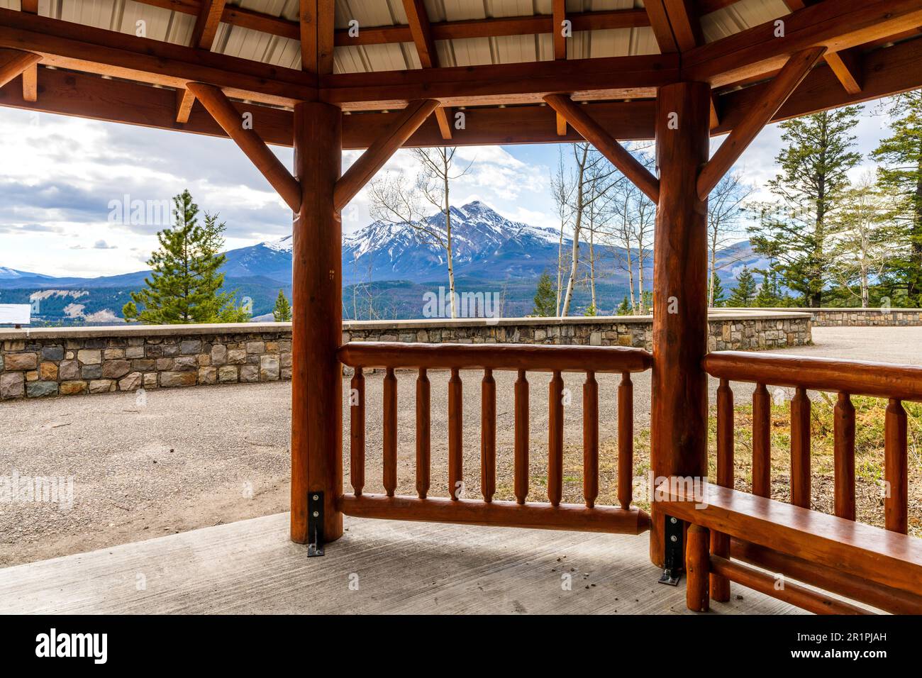 A pavilion in Maligne Overlook viewpoint. Jasper National Park, Alberta ...