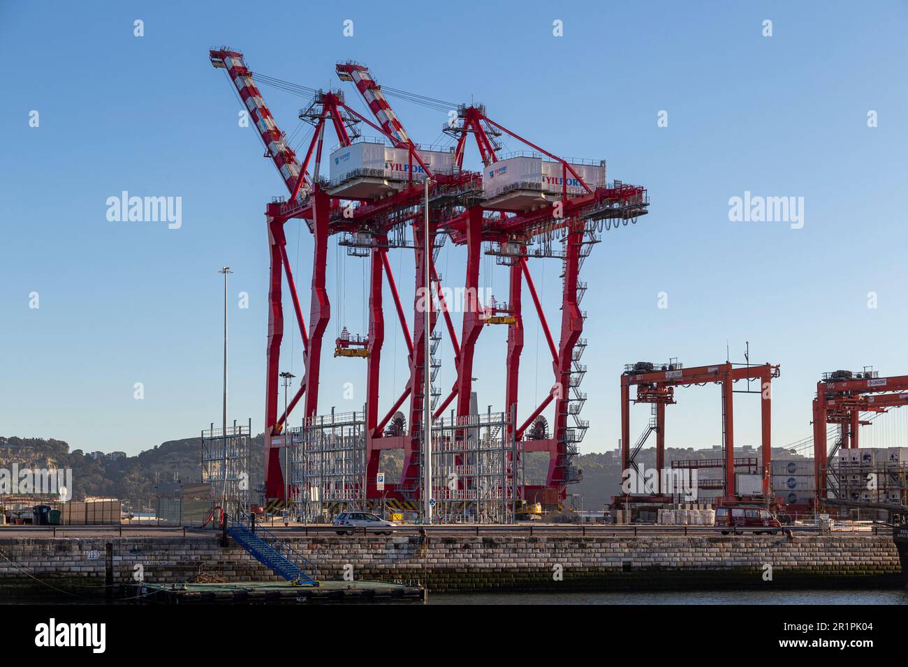 Santa Apolónia Container Terminal, Lisbon, Portugal, Crane for cargo ...