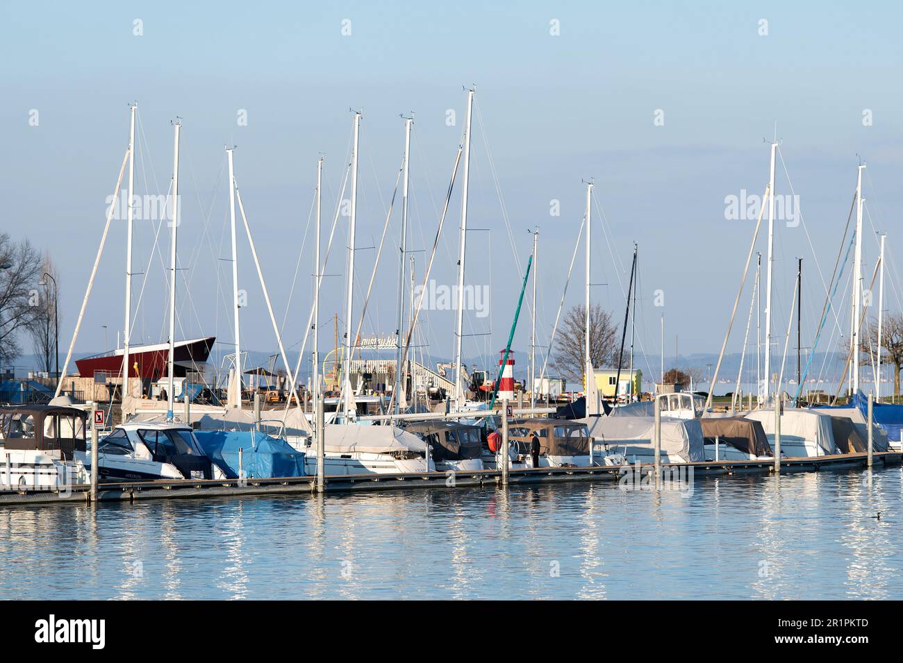Cluster of sailboats hi-res stock photography and images - Alamy